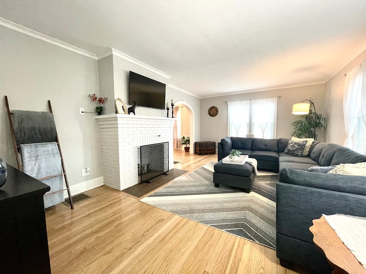 Cozy Bungalow - Jamestown, NY
