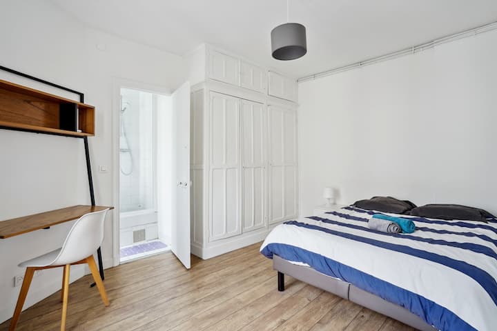 Epinettes : 2 Pièces De Charme En Bail Mobilité - Paris