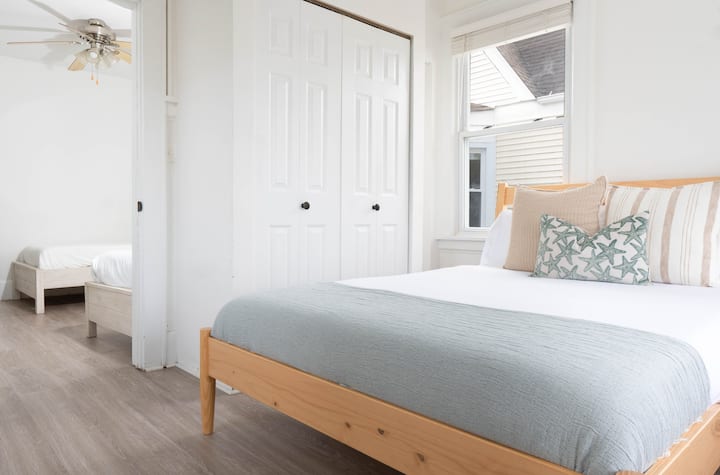 Surfside Oasis | Walk To Beach | Hot Tub - Belmar, NJ