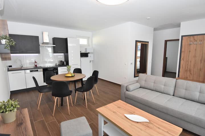 Silver Home Apartman "B" - ハンガリー