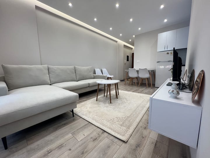 White Melody Apartment - Tirana