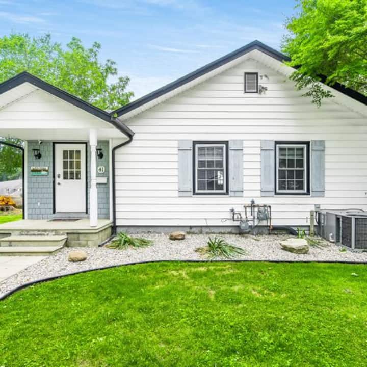 Lakeside Beach House - Kingsville