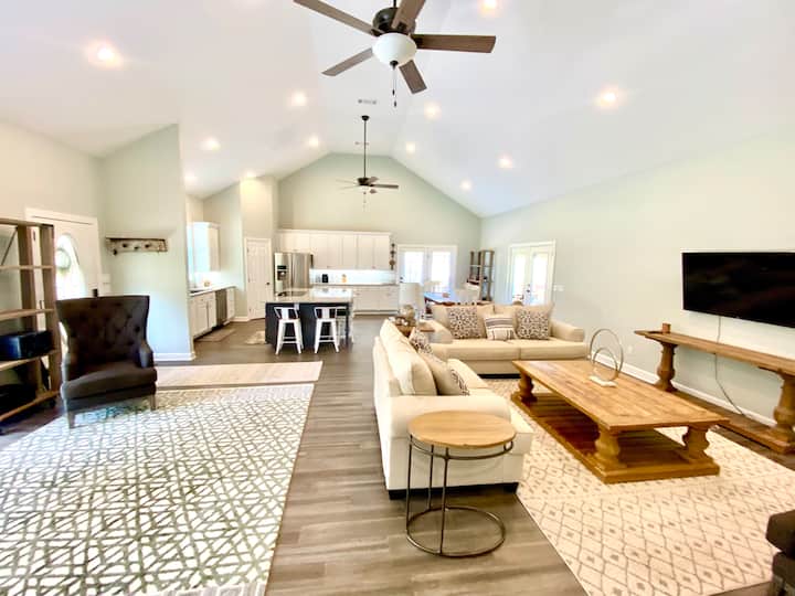 Game Day Getaway - Auburn, AL