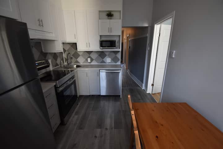 Amazing, Wi-fi, 2bdrm,july31 To Sept 1st, 25% 0ff - LaSalle