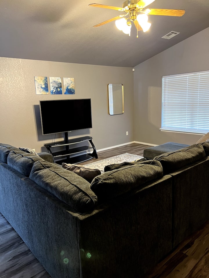 Spacious 3 Bed/2 Bath In Sw Okc - Newcastle Casino