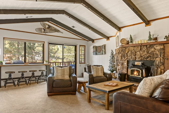 Double Black Diamond | A/c, Fireplace & Hot Tub - Big Bear Lake, CA