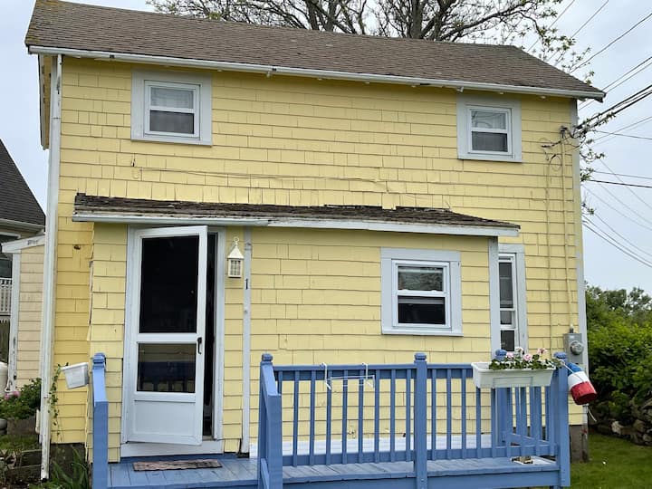 Closest Cottage To The Beach - Convenient! - Narragansett, RI