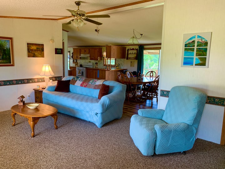 Charming Home In The Country - Grafton, IL