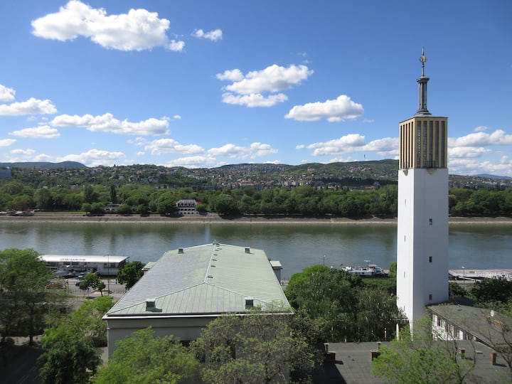 Danube Panorama + Secure Garage @ Marquez Park - Budapest