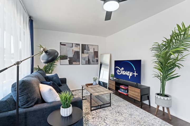 15min Disney! Gated, Central 2br - サンタアナ, CA