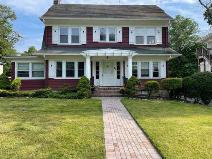 Cozy Clean And Good Location - Chatham, NJ