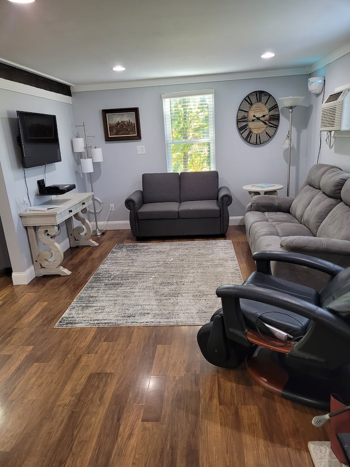 The Getaway House With Hot Tub And Pool - Universal, IN