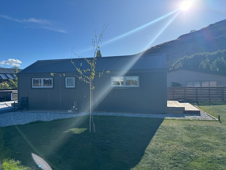 Separate House And Double Bed
No Shower Available - Arrowtown
