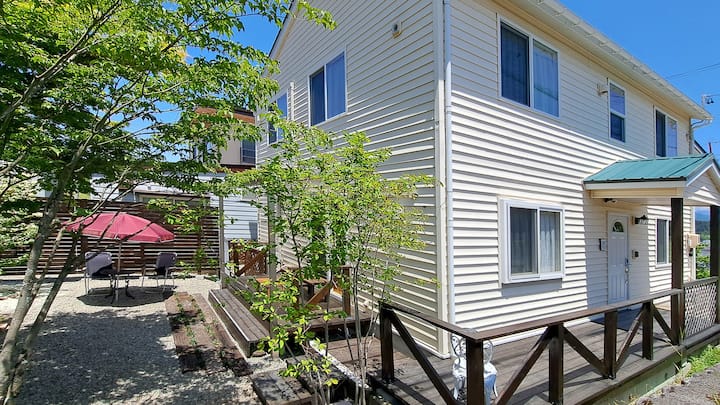 慈野（Jino）眺め良し一棟貸切　庭あり　清掃料サービス　駐車場は宿泊と市内観光用に2ヶ所 - Takayama