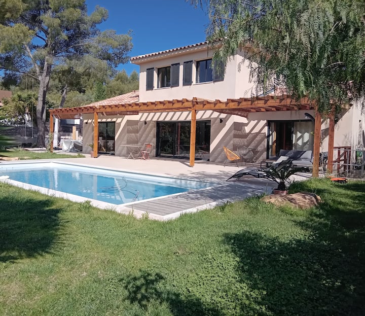 Villa Moderne Avec Piscine Proche Des  Plages - Saint-Cyr-sur-Mer