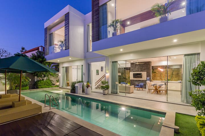 Villa Serenity: Modern Design Luxury 12m Pool&bbq - Legian