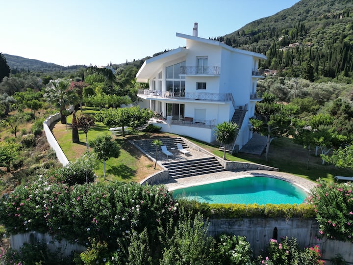 Mythos Luxury 4 Bedroom Apartment - Corfu