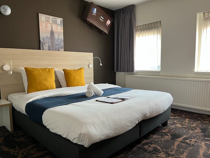 The Happy Traveler  - Deluxe Double Or Twin Room - Groningen