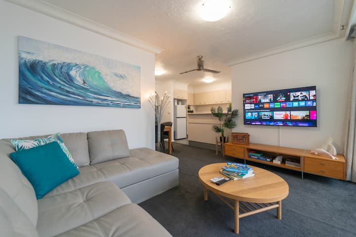 Comfortable Apartment Just Steps From It All - Gold Coast