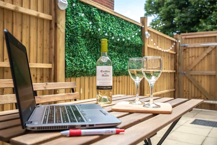 Southampton 'City Vibes'+parking+patio Area 1-4gst - 修咸頓