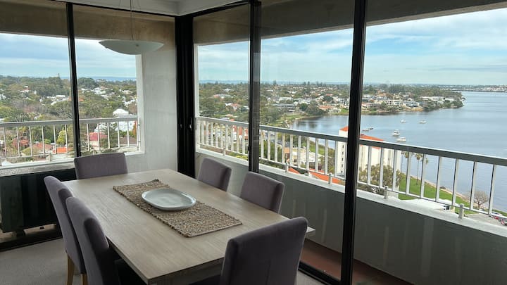 Awesome Claremont Apartment - Repriced - Cottesloe