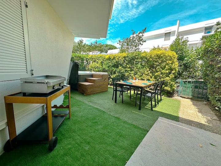 T2   Avec Jardin & Jacuzzi - La Grande-Motte