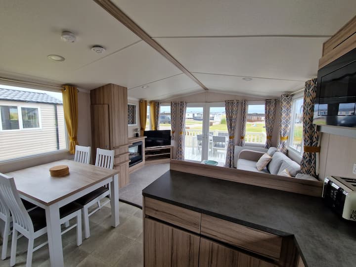 Three-bedroom, Park-view Holiday Home - Campbeltown