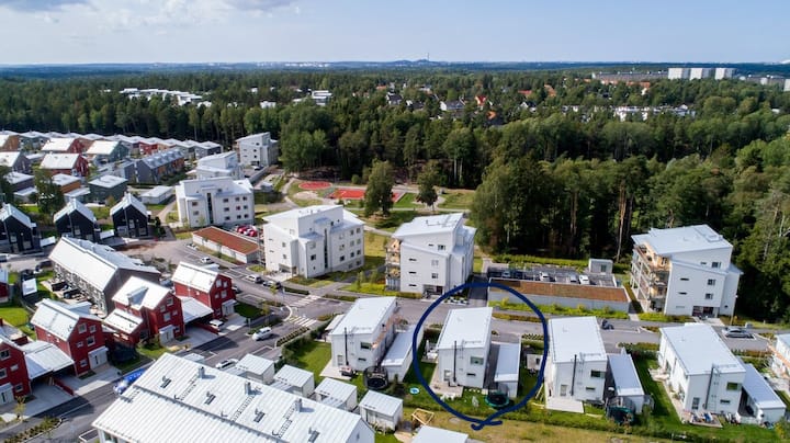 Hus I ÄLta - Med Laddningsstation För Elbil - Stockholm