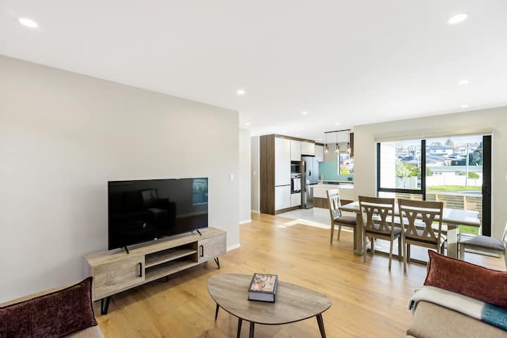 Summit Crest Townhouse With Parking And Air-con - Auckland