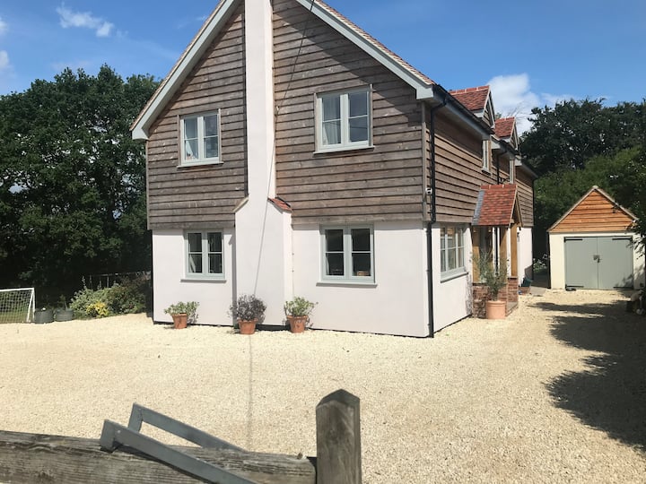 Family House In The Countryside - Donnington Castle