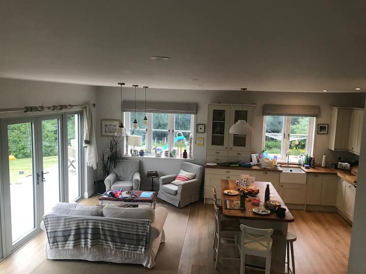 Family House In The Countryside - Highclere