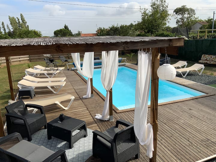 Maison Et Ambiance Familiale, - Vendée