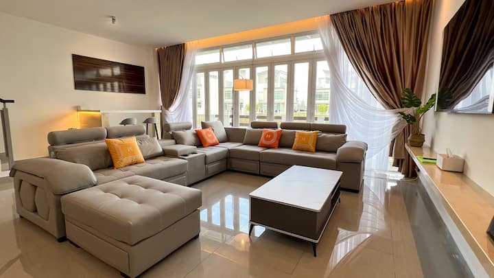 Austin Jb 湖畔别墅 Lake View Villa Homestay - 新山