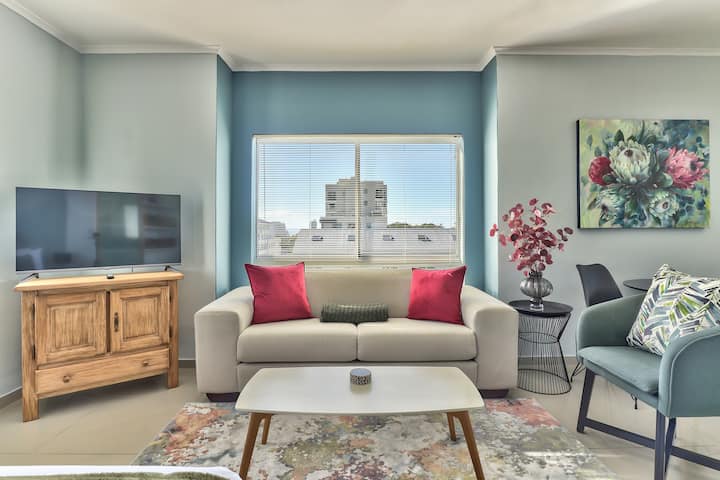 Renovated Studio In Old Complex - Cape Town