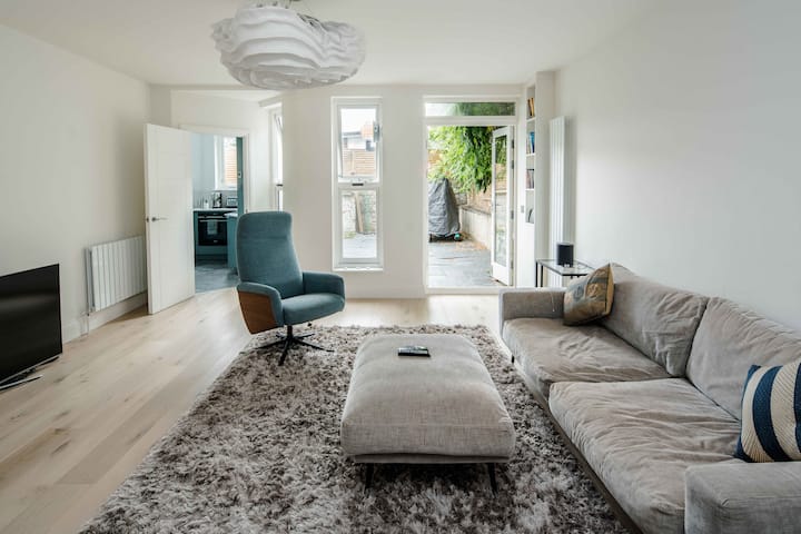 Stylish 2 Bedroom / 2 Bath In Notting Hill - Notting Hill