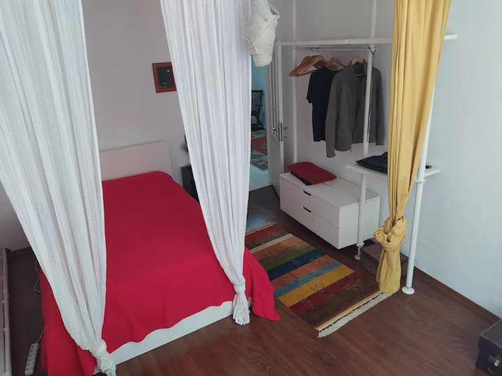 Sezonluktur, Günluk Kiralamıyorum - 2+1 Heybeliada - Heybeliada