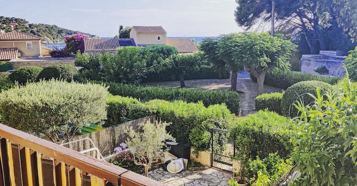 Agréable Studio 100 M De La Mer - Le Pradet