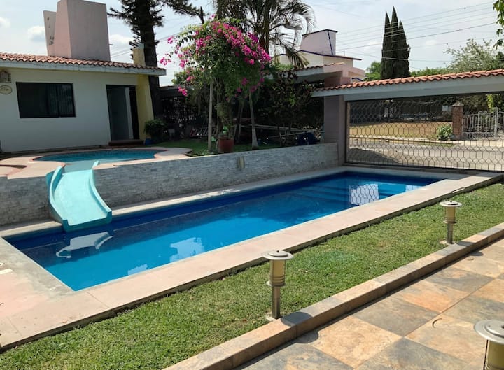 Bonita Casa Llena De Naturaleza - Cocoyoc