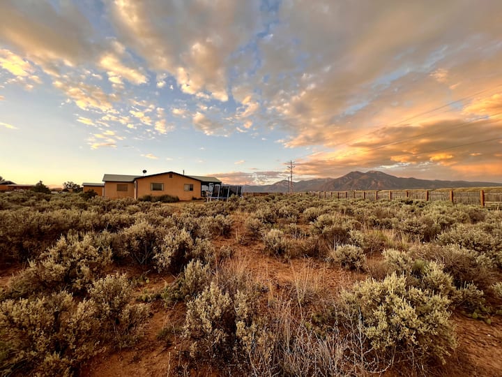 Taos Family & Artist Retreat - Taos, NM