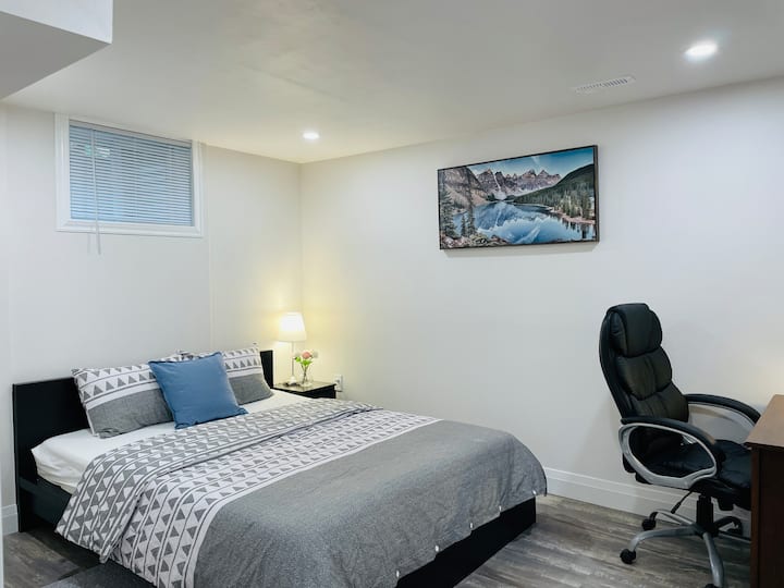 Newly Renovated Room In Erin Mills - 미시소거