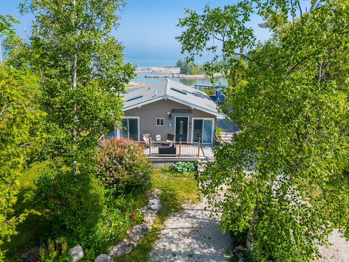 Sunset Cove- Lakefront Luxury - Tobermory
