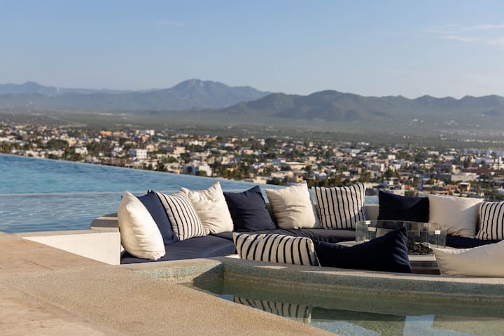 Spacious Luxury Condominium With Ocean Views - Cabo San Lucas