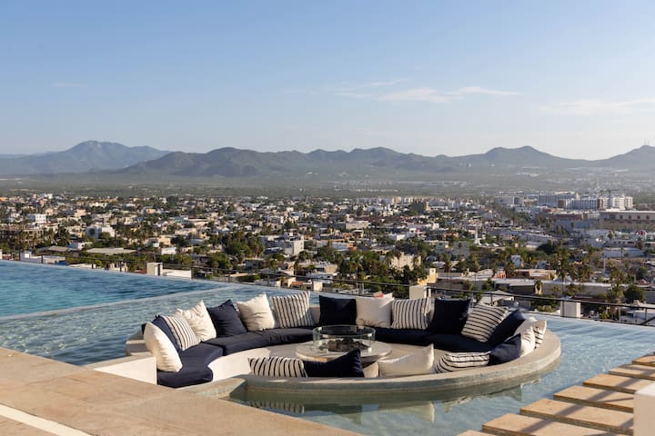 Nuevo Condominio Céntrico Con Vista Al Mar - Cabo San Lucas