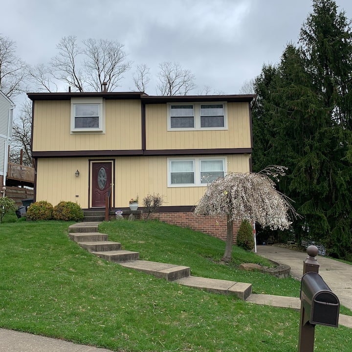 Evergreen  On Quiet Cul-de-sac 
4.97mileto Oakmont - Monroeville, PA