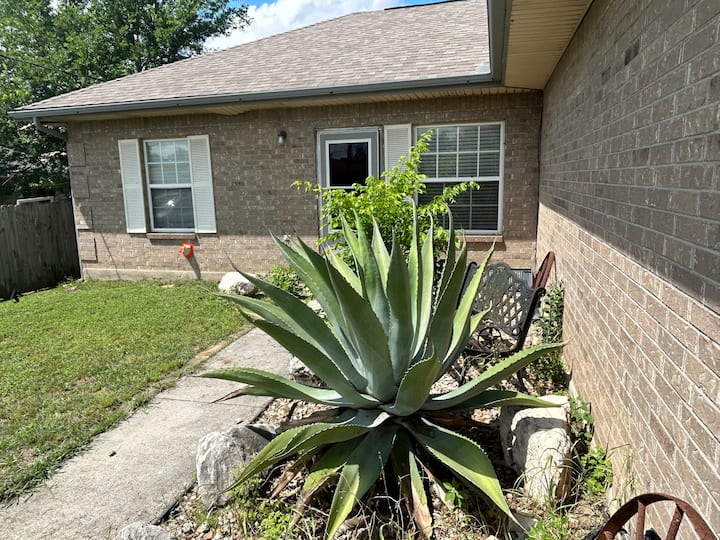 Bellair Rental House. - Kyle, TX