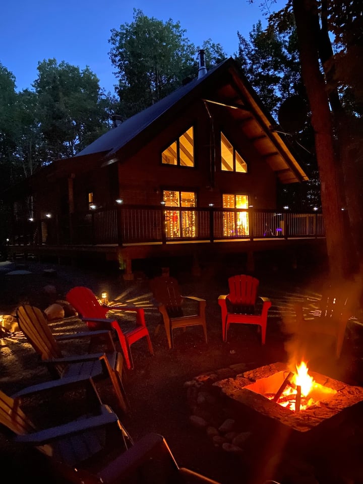 Cozy Cabin Retreat For All Seasons - Kawartha Lakes