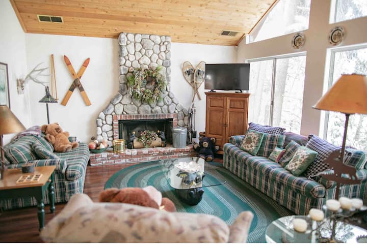 Forest Retreat - Lake Arrowhead, CA
