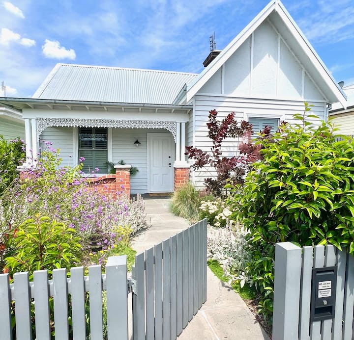 Botanica House - Your Kyneton Oasis - Kyneton