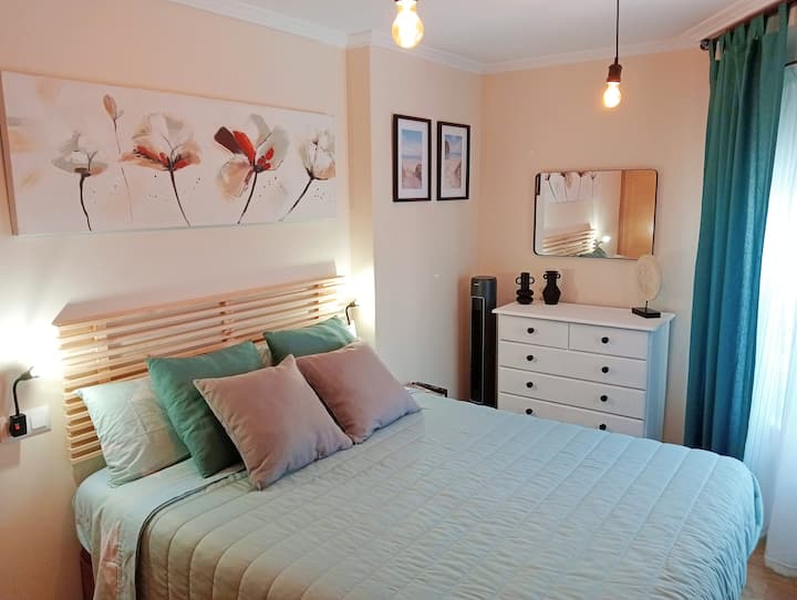 Pautana, Céntrico Y A Pocos Metros De La Playa. - Cangas