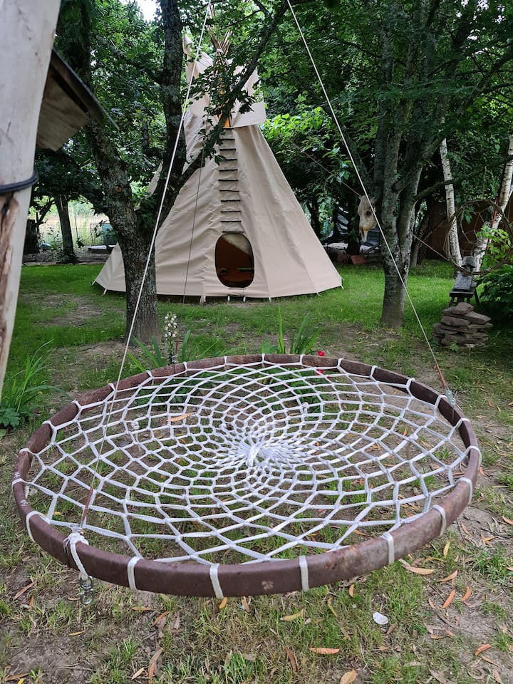 Véritable Tipi Cheyenne Aménagé - Redon
